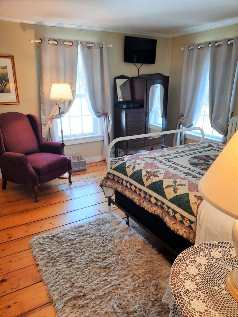 Main Inn Rooms & Rates - Cornwall Inn